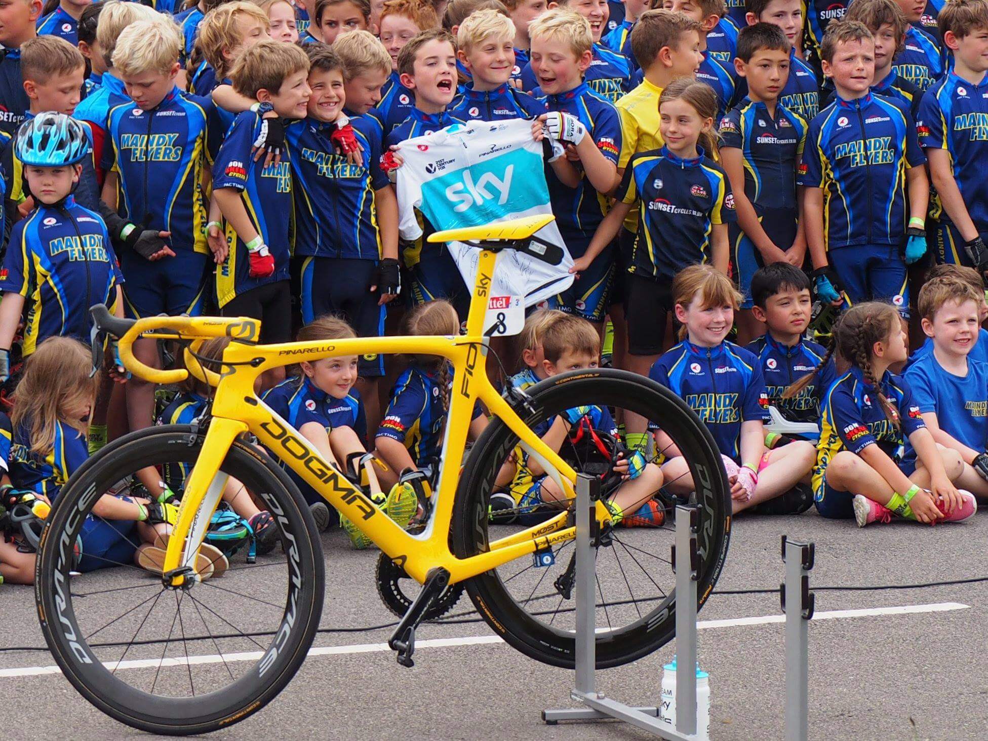 Join – Maindy Flyers